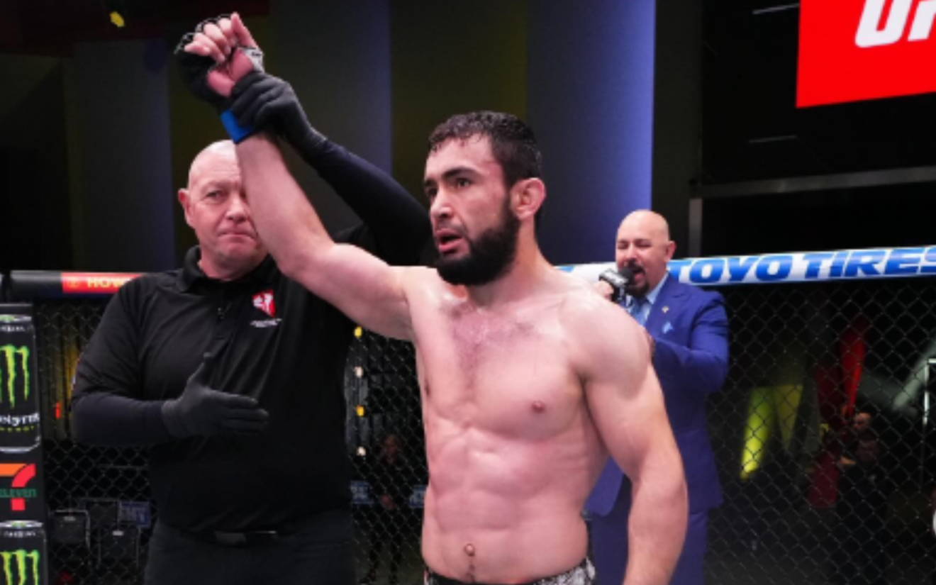 Loik Radzhabov Finishes Abdul-Kareem Al-Selwady at UFC Fight Night ...